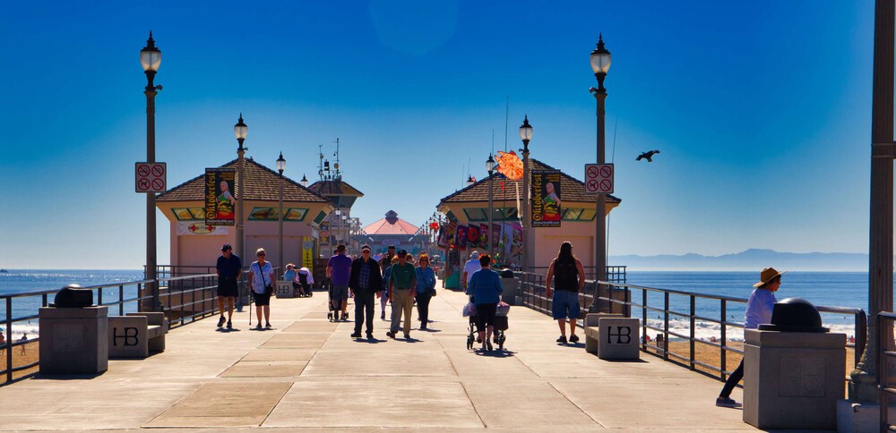 Book The Waterfront Beach Resort, A Hilton Hotel in Huntington Beach ...