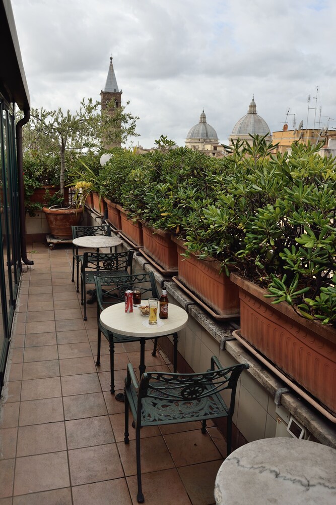 Book Hotel Palladium Palace in Rome | Hotels.com