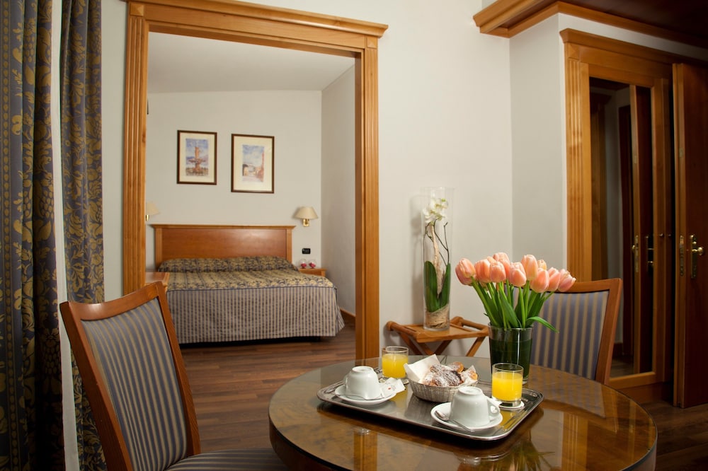 Book Hotel Diplomatic in Rome | Hotels.com