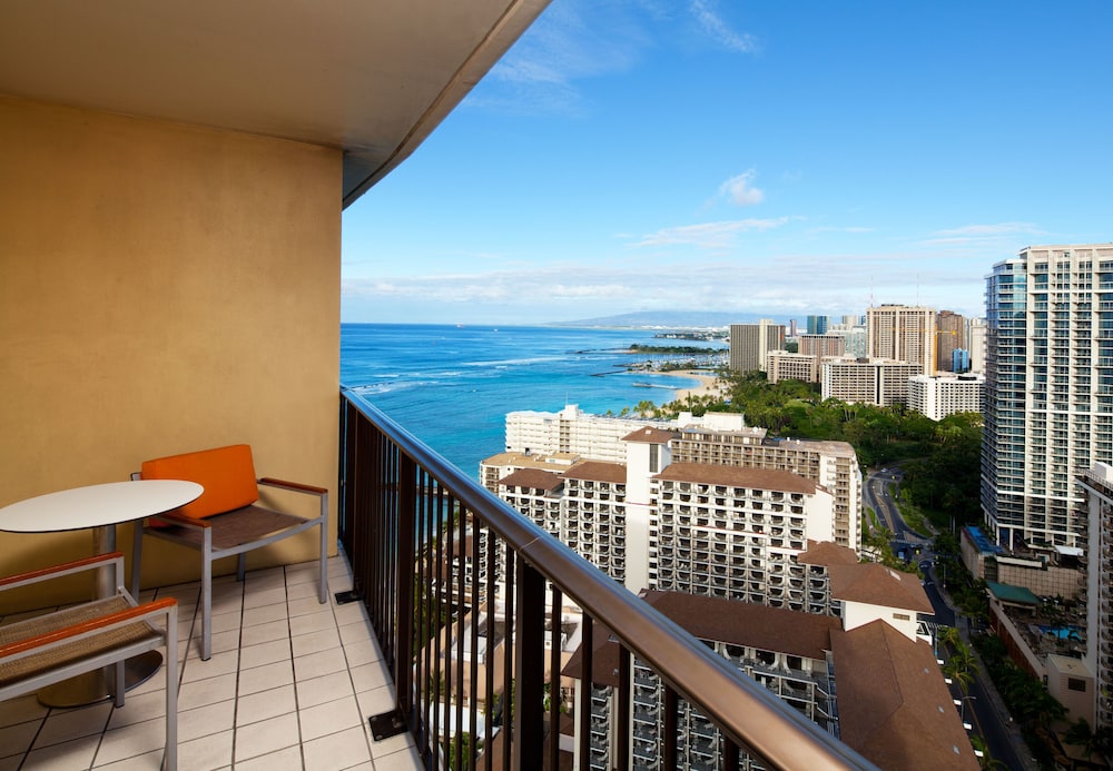 Book Sheraton Waikiki in Honolulu | Hotels.com