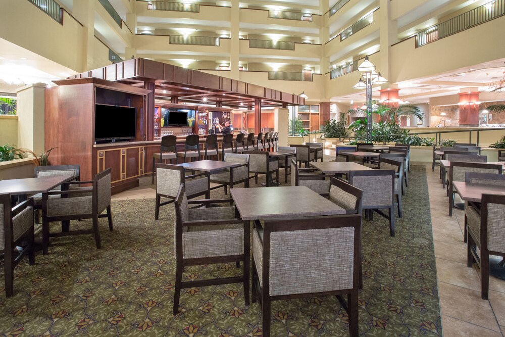 Book Hotel Topeka at City Center in Topeka | Hotels.com