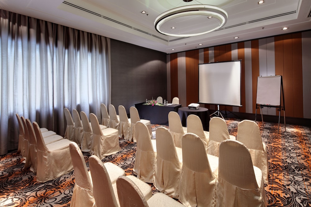 Book Hilton Petaling Jaya in Petaling Jaya | Hotels.com