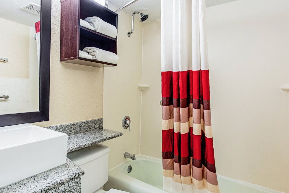 Book Red Roof Inn PLUS+ Wichita East in Wichita | Hotels.com