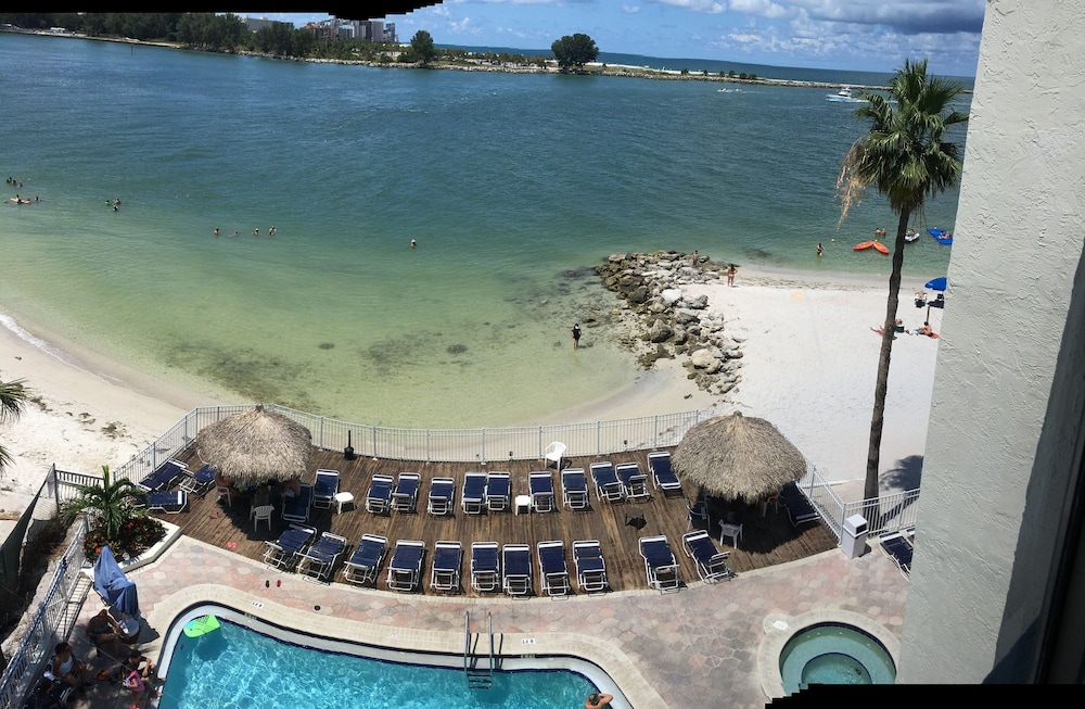 Book Gulfview Hotel on the Beach in Clearwater Beach | Hotels.com