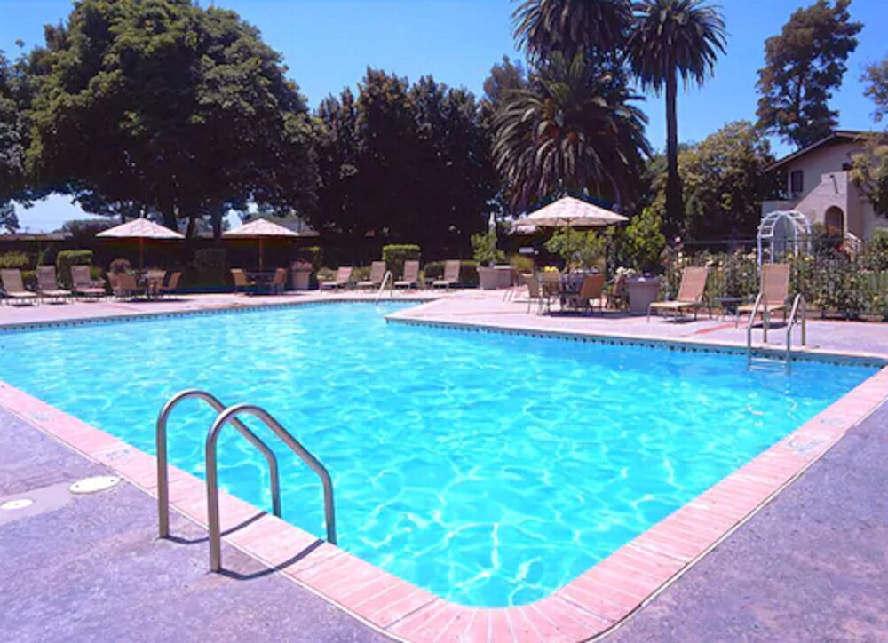 Book Historic Santa Maria Inn in Santa Maria | Hotels.com
