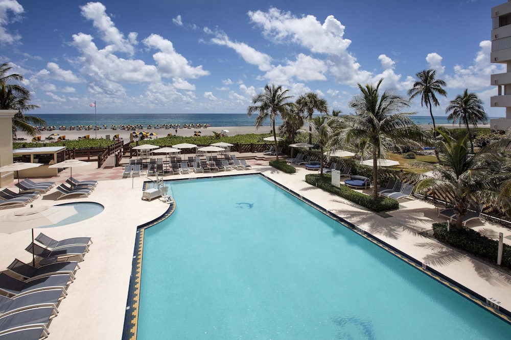 Book Hilton Singer Island Oceanfront/Palm Beaches Resort, Singer Island ...
