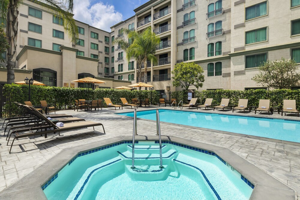 Book Courtyard by Marriott Old Pasadena in Pasadena | Hotels.com