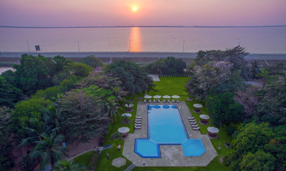 Vivanta Colombo, Airport Garden in Seeduwa - Katunayake – Book on ...