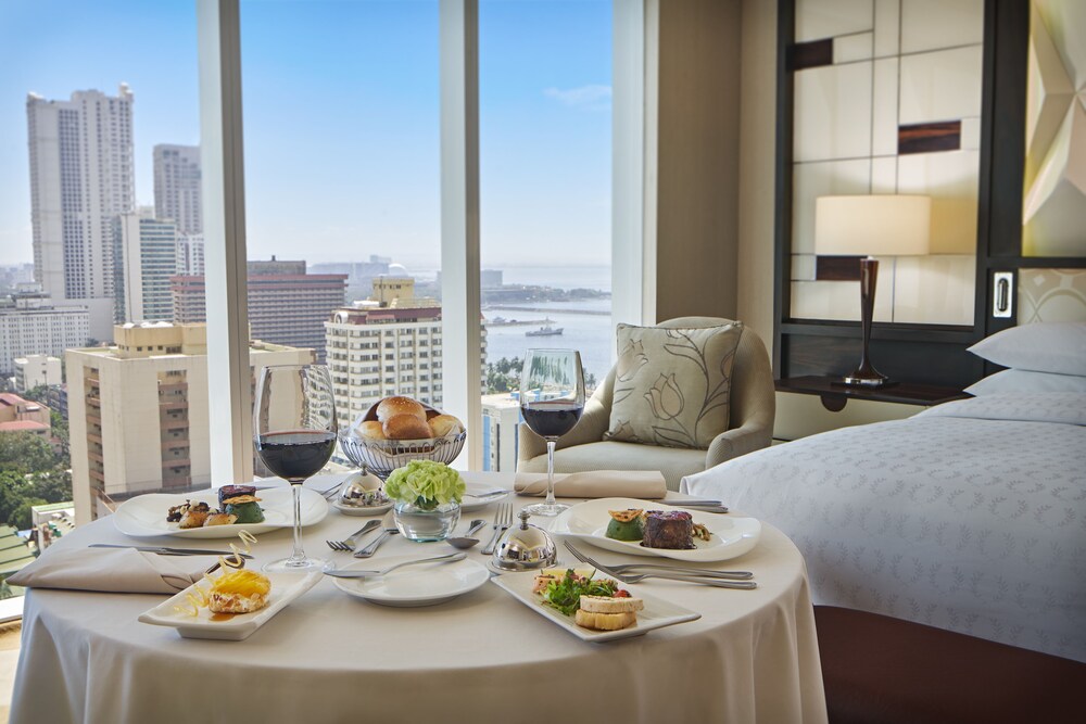 Sheraton Manila Bay (Manila, Philippines), Manila hotel discounts ...