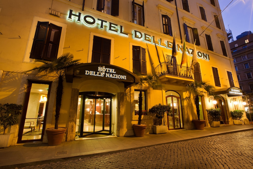 Book Hotel Delle Nazioni in Rome | Hotels.com