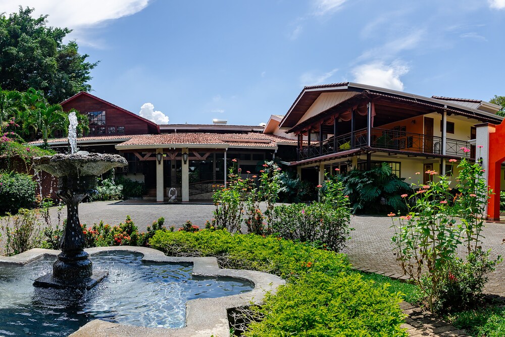 Book El Rodeo Estancia Boutique Hotel & Steakhouse in San Antonio de ...