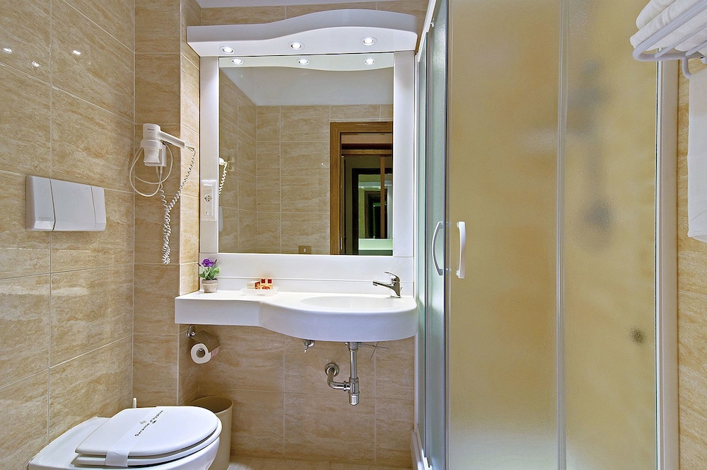 Book Gioberti Hotel in Rome | Hotels.com