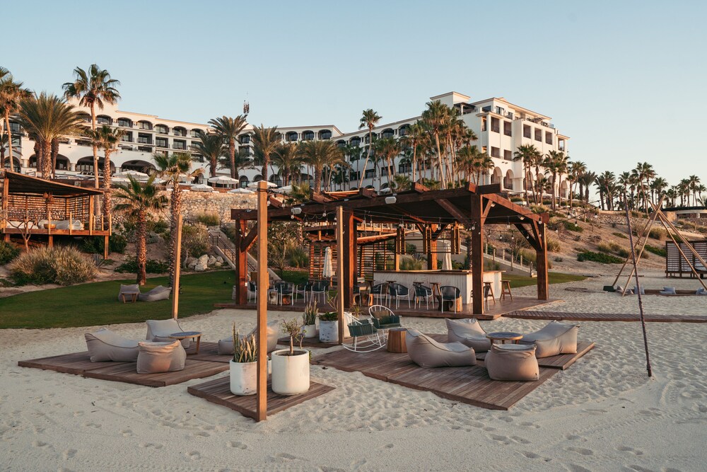 Book Hilton Los Cabos Beach & Golf Resort in San Jose del Cabo | Hotels.com