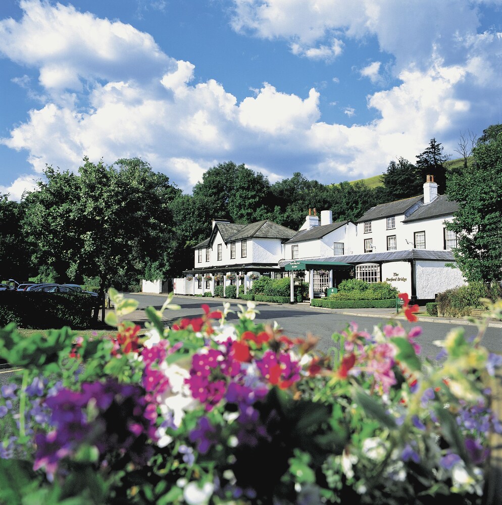 Book Mercure Box Hill Burford Bridge Hotel in Dorking | Hotels.com