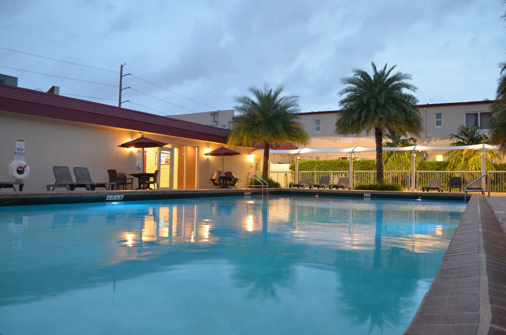Book Ramada by Wyndham Miami Springs/Miami International Airport in ...