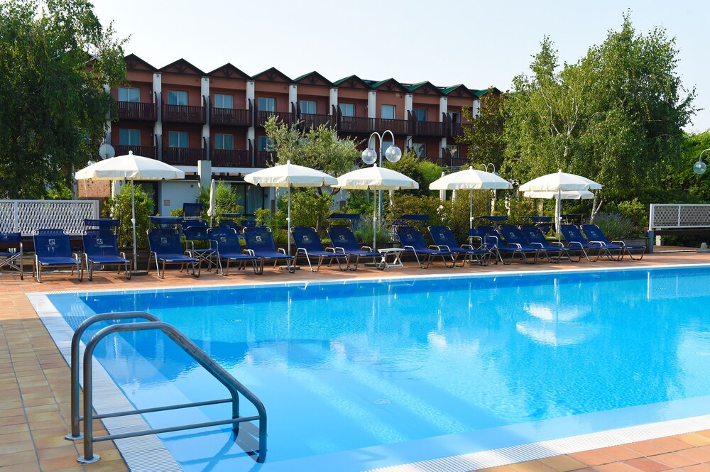 Book Iseolago Hotel in Iseo | Hotels.com