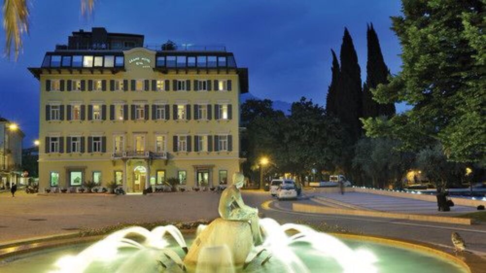 Book Grand Hotel Riva in Riva del Garda | Hotels.com