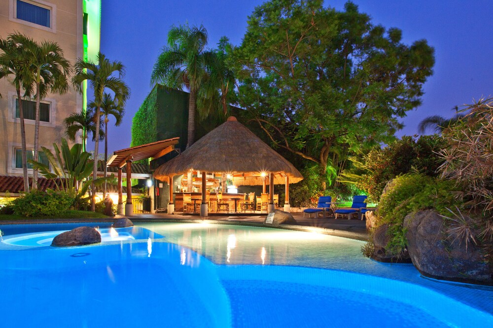 Book Holiday Inn Cuernavaca in Cuernavaca | Hotels.com