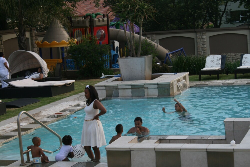 Africa Paradise in Benoni – Book on Hotels.com