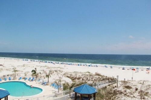 Book Sugar Beach by Sugar Sands Realty in Orange Beach | Hotels.com