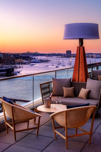 Top Hotels in Seaport District - Boston, Massachusetts | Hotels.com
