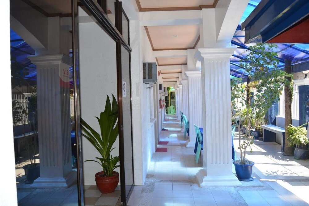 Island Inn Boracay (Boracay Island, Philippines), Boracay Island hotel ...
