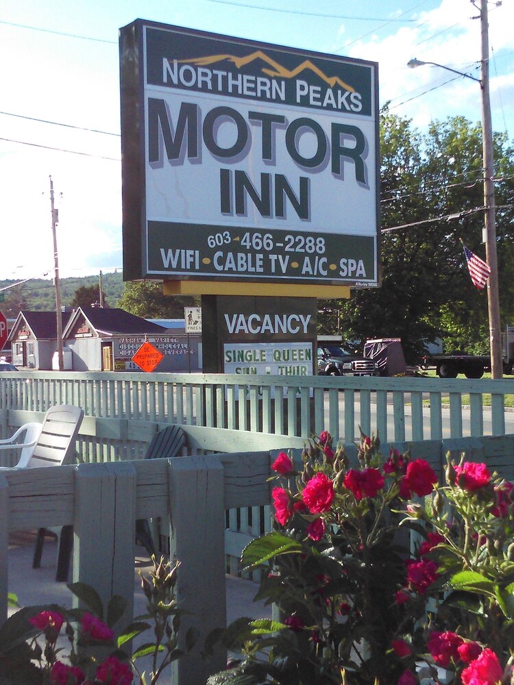 Book Northern Peaks Motor Inn in Gorham | Hotels.com