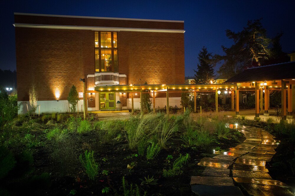 Book McMenamins Anderson School in Bothell | Hotels.com