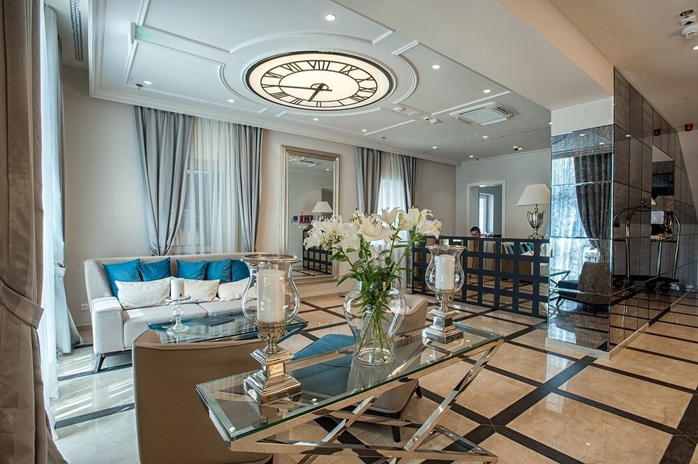 Book Grand Hotel Slavia in Baska Voda | Hotels.com