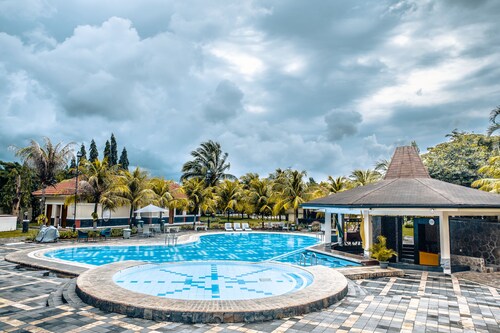 Hoteles cerca Merak Beach, Cilegon - Hoteles.com