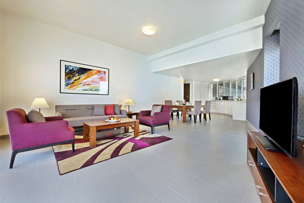 Book The Curve Hotel in Doha | Hotels.com