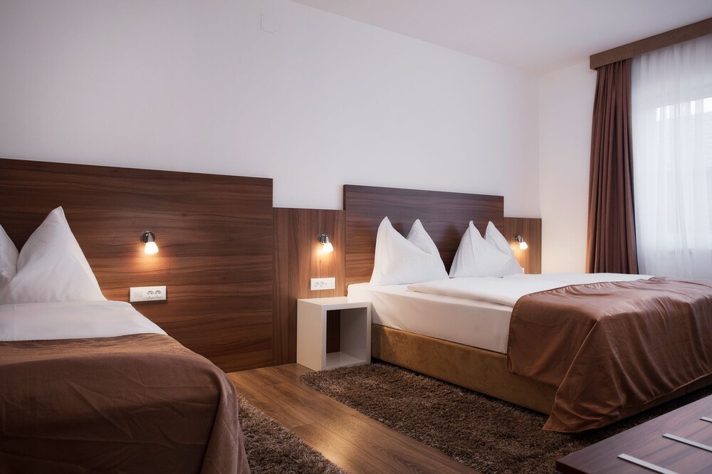 Book Hotel Mirjana & Rastoke in Slunj | Hotels.com