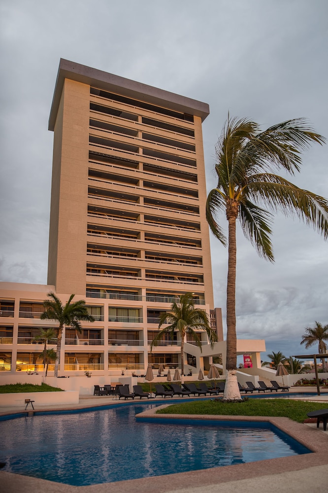 Book Ocean View Beach Hotel in Mazatlan | Hotels.com
