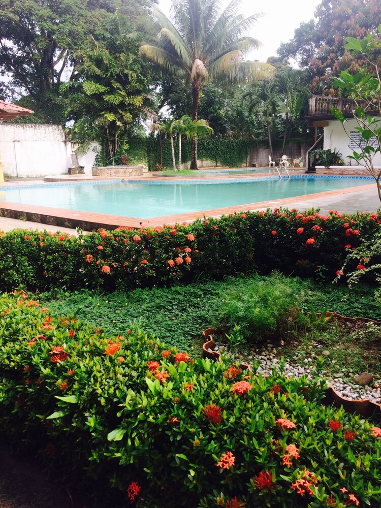 Book Hotel Molina in La Ceiba | Hotels.com