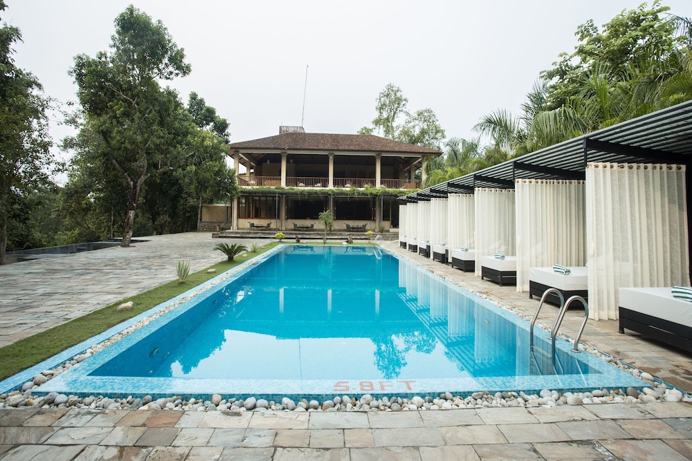 Book Kasara Resort - Chitwan National Park in Bharatpur | Hotels.com