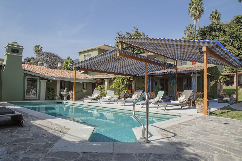 Ajijic Accommodations