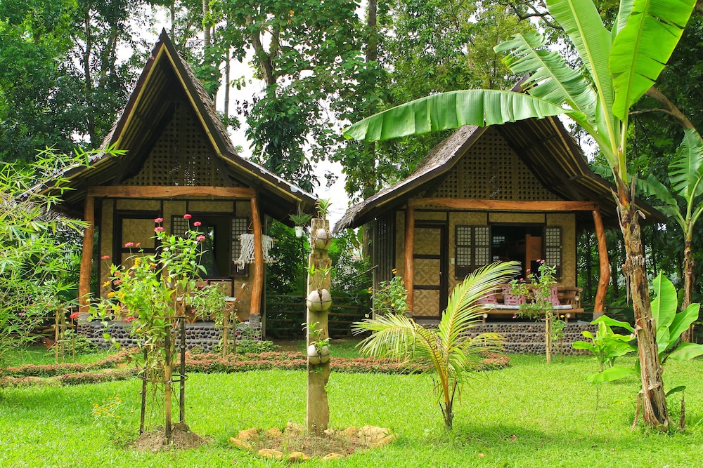 Book Fox & The Firefly Cottages in Loboc | Hotels.com