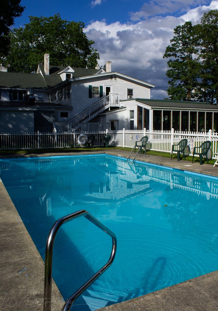 Book The Stowe Inn in Stowe | Hotels.com