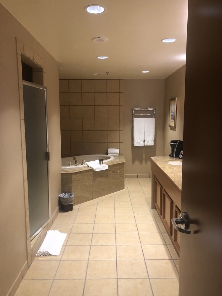 Book South Point Hotel, Casino, and Spa in Las Vegas | Hotels.com