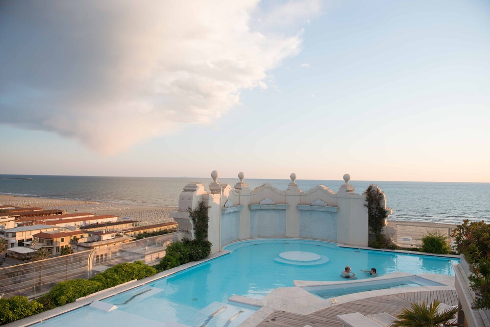 Prenota Grand Hotel Principe di Piemonte a Viareggio - Hotels.com