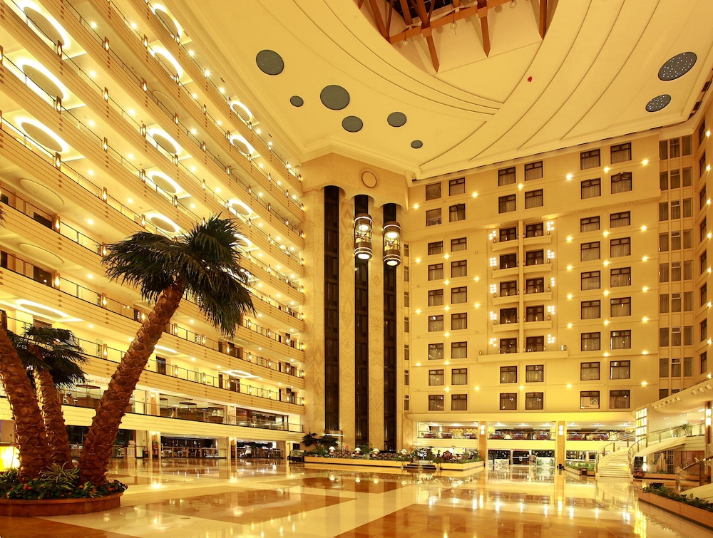 Book Guilin Lijiang Waterfall Hotel in Guilin | Hotels.com