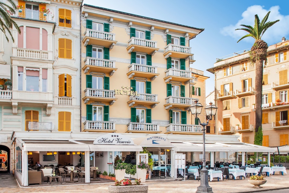 Book Hotel Vesuvio in Rapallo | Hotels.com