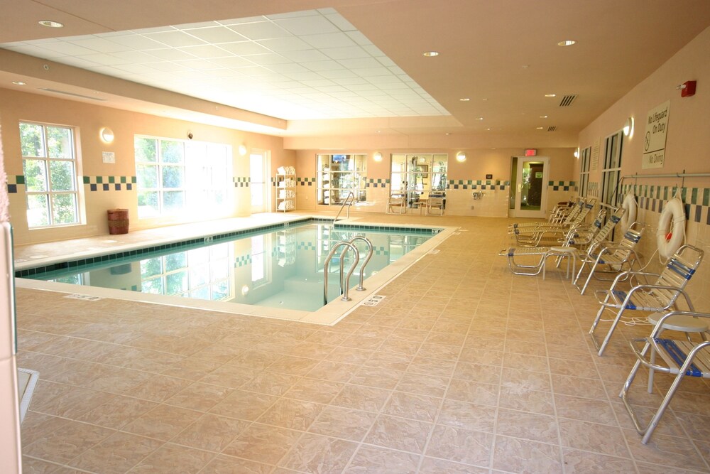 Book Hampton Inn & Suites Williamsburg Historic District in ...