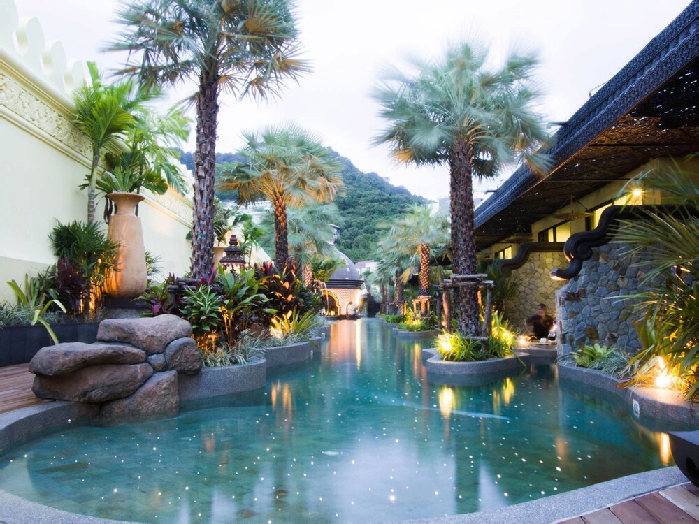 Book Sawasdee Village in Karon | Hotels.com