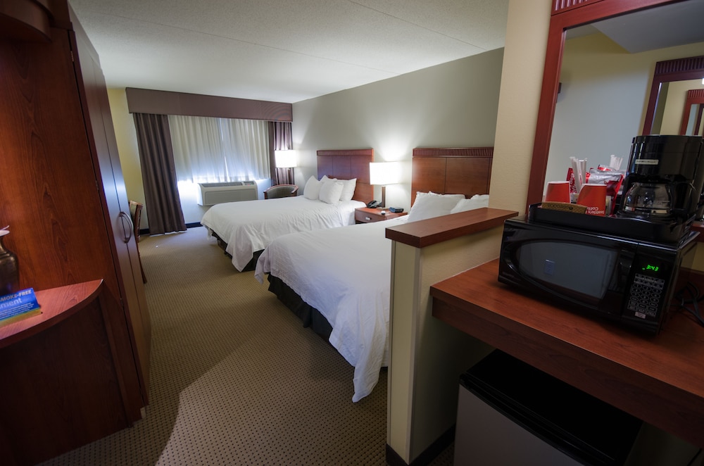 Book Canad Inns Destination Center Grand Forks in Grand Forks | Hotels.com