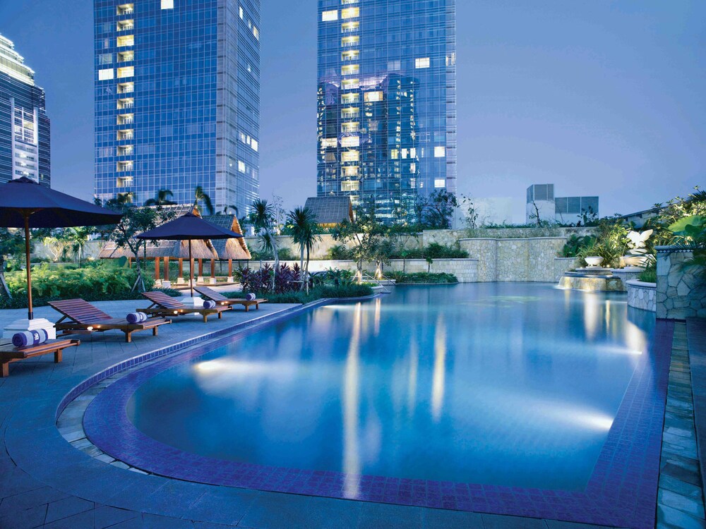 Book The Ritz-Carlton Jakarta, Pacific Place in Jakarta | Hotels.com