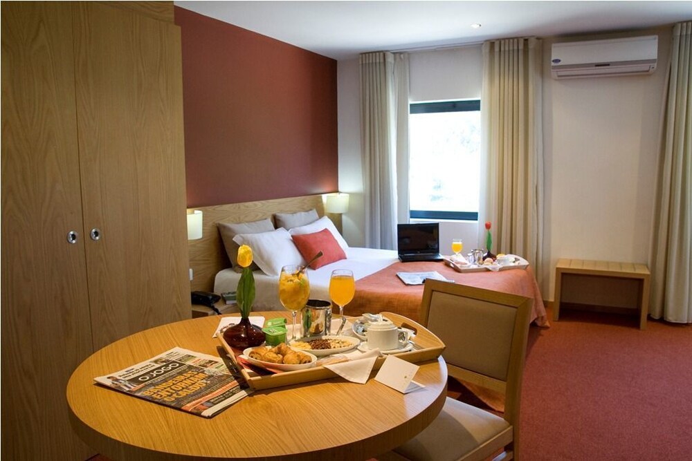 Paredes Hotel Apartamento - Paredes - Hotels.com