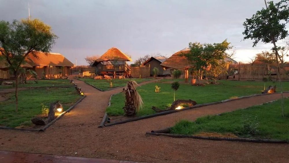 Makumutu Lodge & Campsite in Orapa – Book on Hotels.com