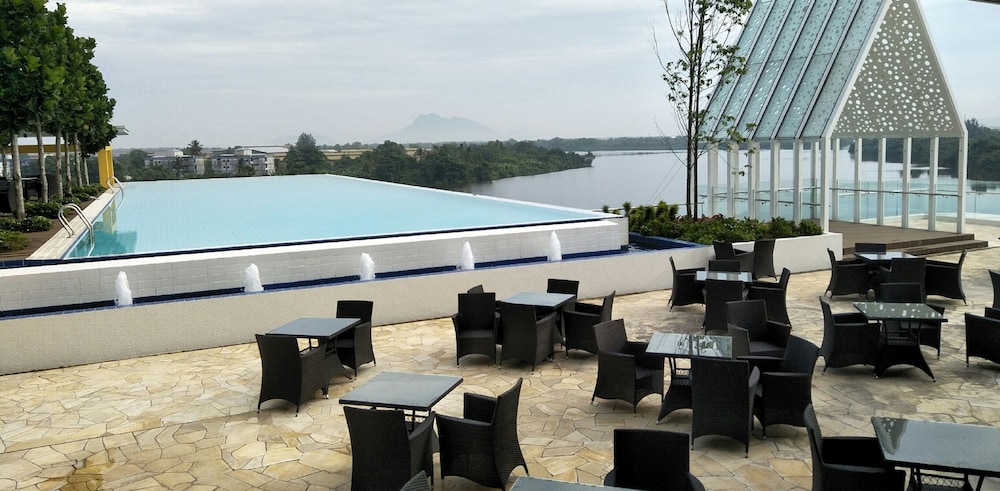 Book UCSI Hotel Kuching in Kuching | Hotels.com