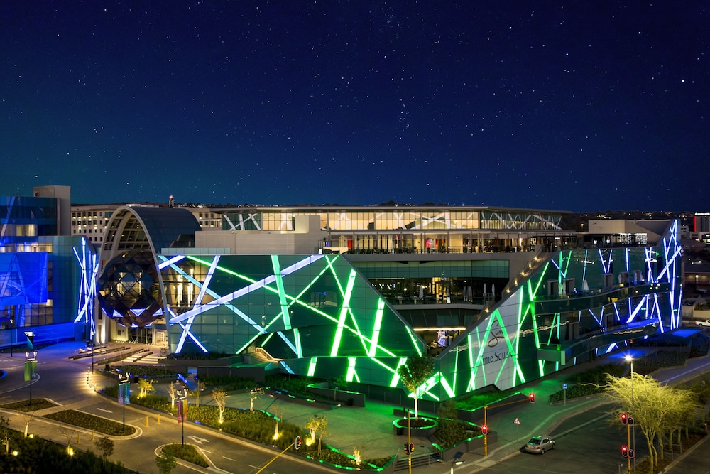 The Maslow Hotel, Time Square in Pretoria – Book on Hotels.com